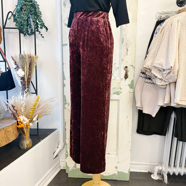 Dagg & Stacey // Thomas Pants Rosewood – Coal Miner's Daughter